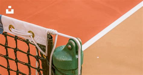 회색 금속 체인 링크 울타리 사진 Unsplash의 무료 스포츠 이미지