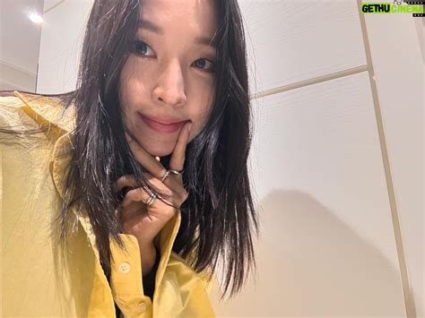 Jeon Ji Yoon Wiki Biography Age Gallery Spouse And More