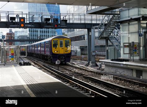 First Capital Connect Class 319 Train Entering Blackfriars Station From