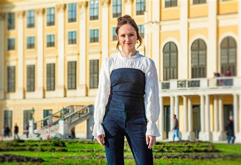 Debutant Danique Dusée Speelt Als Jonge Elisabeth Hoofdrol In Musical Ja Dat Is Bizar