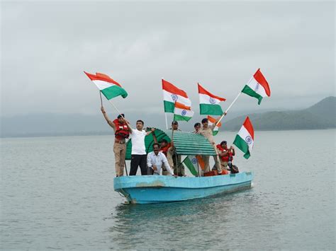 A Unique Initiative By The Pavi Jetpur Police Floated The Tricolor In