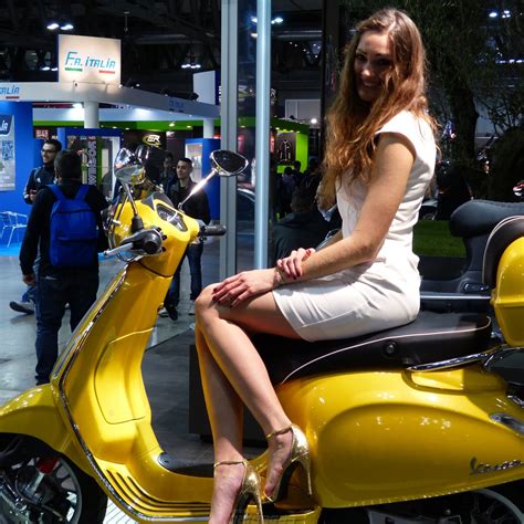 EICMA 2015 Girls Gallery DaiDeGas Forum