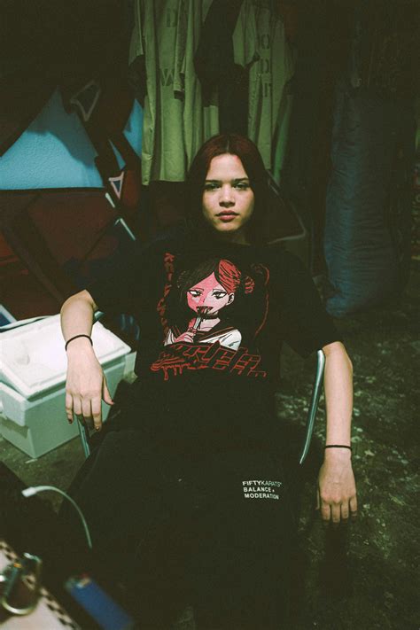 Face Sitting Girl  Pictures Download Free Images On Unsplash