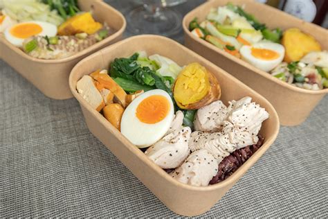 輕靚美｜健康餐盒飲食新潮流，營養蔬果汁與健康餐盒的完美結合，健身族最愛輕食2024新店美食推薦