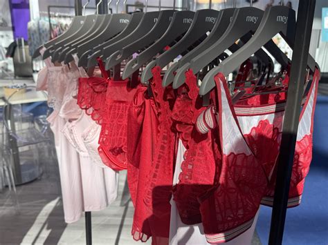 Curve New York Winter 2025 Mey German Lingerie And Sleepwear Daniel