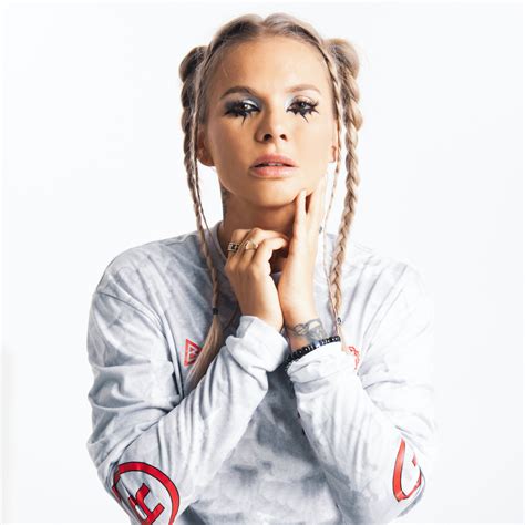 Anii Sort Un Single Riche Et Complexe Intitulé Hello Via Truesoul