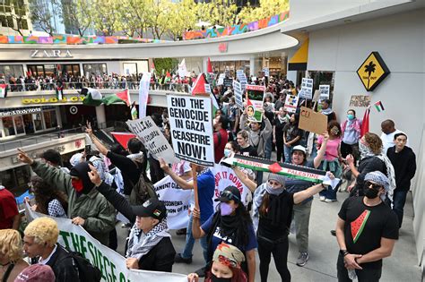 Anti Israel Activists Block Bridges In Nyc California Halt Chicago