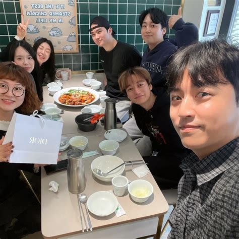 미녀개그우먼 조수연 박단비 시집간대요🤍 축하해 애기단비 세상에 20살아가들이 30대중반이 되었다 여전히 만나면 재미난 하나도 안변한 애들 단비가 디올도 선물해줘따