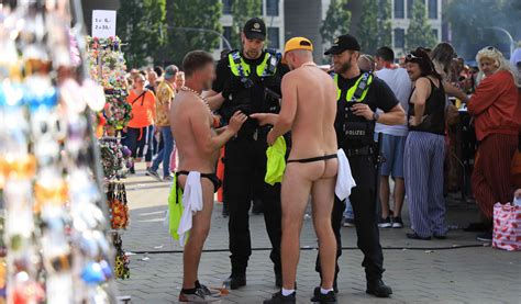 Schlagermove 2024 In Hamburg Nackte Auf Heiligengeistfeld Mopo