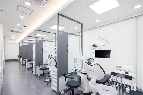 임플란트 교체 언제 필요한걸까 콤비 치과