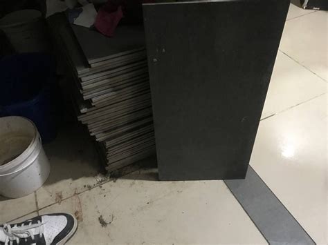 Плитка дуже ДЕШЕВО 60х30 4 999 грн Оздоблювальні та облицювальні матеріали Кривий Ріг на Olx