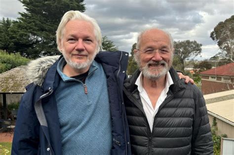 Julian Assanges Father John Shipton Thanks Vladimir Putin For Support