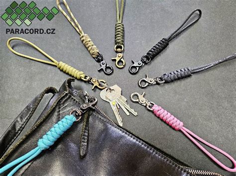 Paracord Přívěšek Snake Loop černá Paracordcz Paracord Přívěšek Snake Loop černá Paracordcz