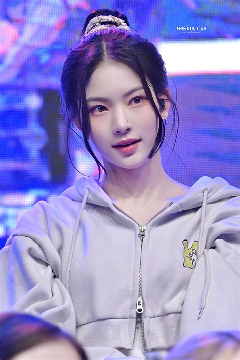 더쿠 이번에 앞머리 자른 스테이씨 아이사 앞머리 있vs없