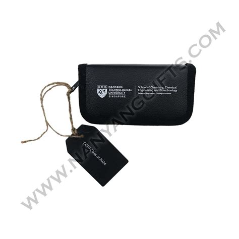 Enhance Your Presentations With The Slim USB Wireless Presenter