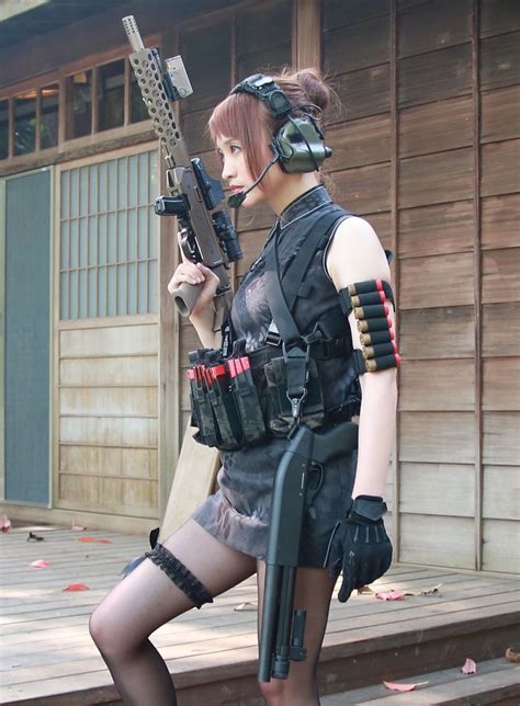 Pin Auf Armed And Female