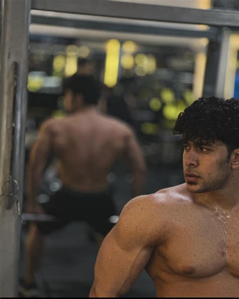 ‎amir Gholami امیر غلامی‎ Amirrezaqlmi • Instagram Photos And Videos