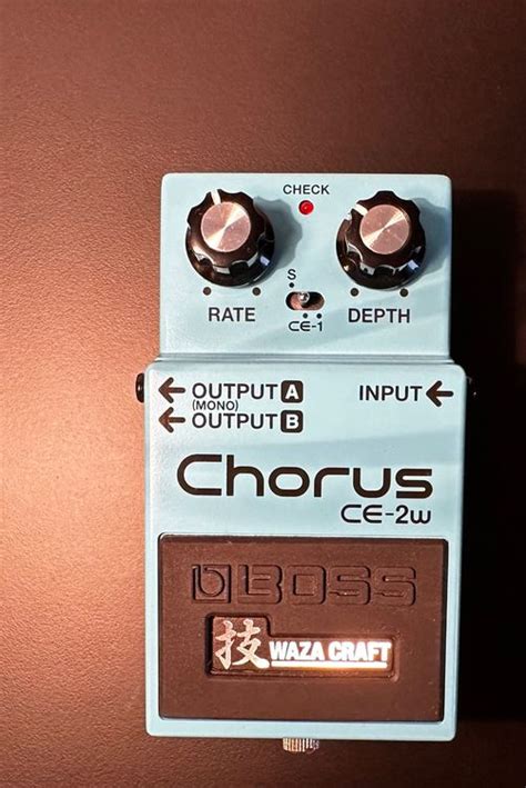 Boss Ce 2w Chorus Waza Craft Effektgerät E Gitarre Gebraucht In
