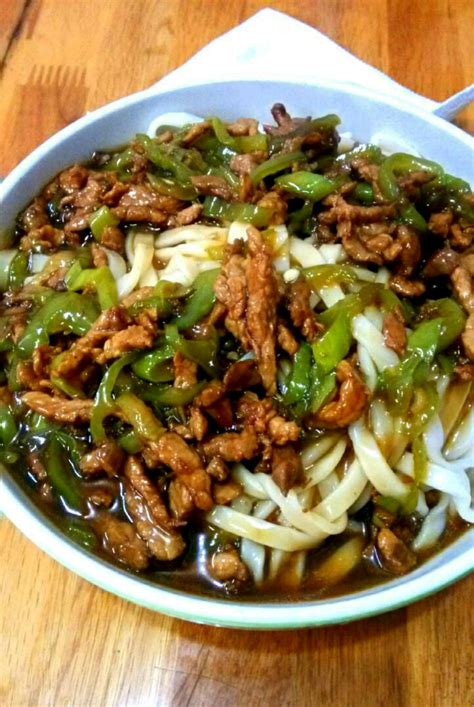 茄子青椒打卤面 茄子辣椒打卤面窍门 茄子青椒面 大山谷图库