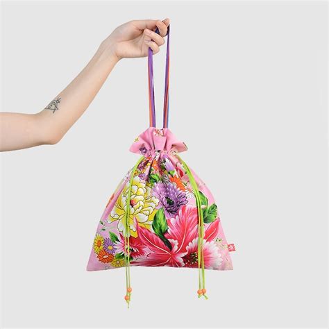 台灣原生態絕版老布束口袋 Bouquets Bundled Flowers Bu Diao 布調束口袋 束口背包 水桶包人氣榜