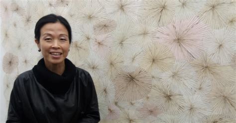 첫 귀국 개인전 여는 작가 김민정 한지 들고 이탈리아 갔다 20여년 만에 돌아왔네요