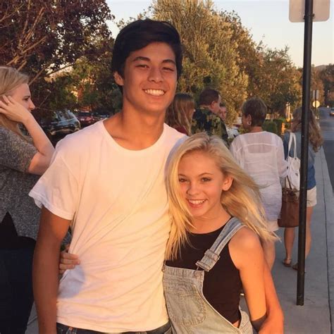 Who Is Jordyn Jones New Boyfriend Her Love Life Creeto