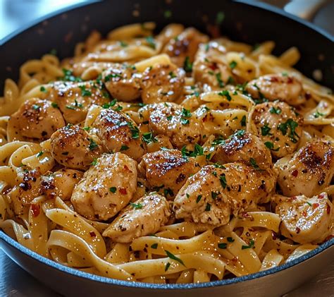One Pot Spicy Honey Garlic Chicken Pasta Recipe Thekitchengulp
