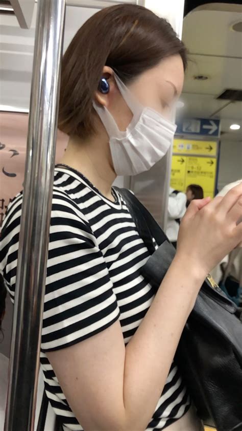 【すぐそこの眺め145 ちっぱいver】電車内のスリムなolを至近距離で観察！