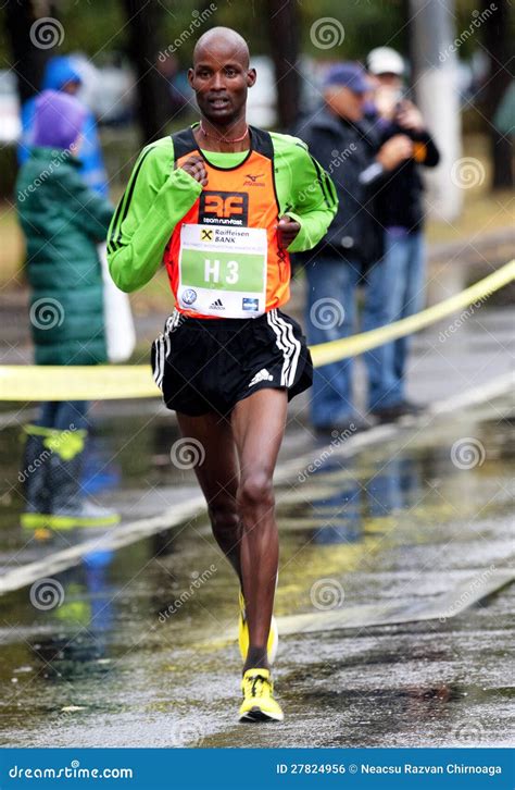 Corredor De Maratón Foto Editorial Imagen De Europa 27824956