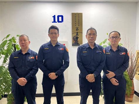 八旬嫗徘徊忘記返家路保大暖警溫馨送返家
