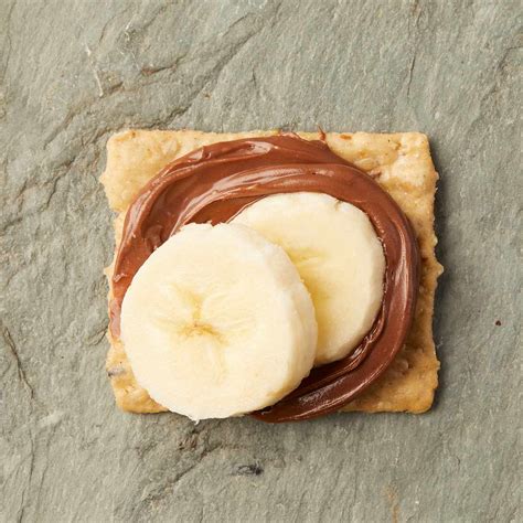 The Best Cracker Toppings For Next Level Entertaining