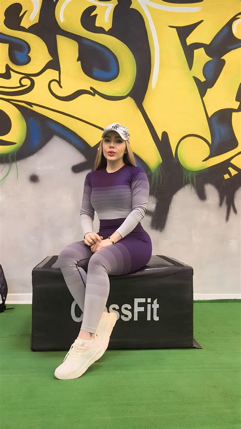 ‎مربی بدنسازی‎ ‎ ️کپشن مهم خیلی از شما میگین میخوام وزنم کم بشه💁🏼‍♀