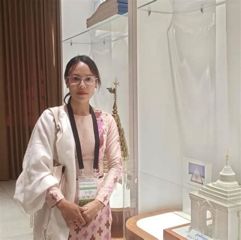 အေးမြင့် ကြည်