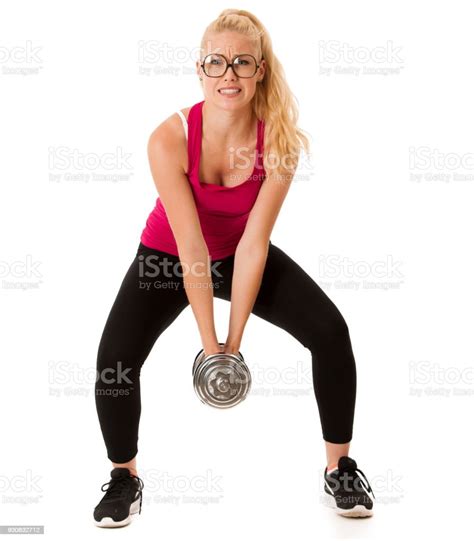 피트 니스금발의 젊은 여 자가 흰색 위에 절연 아령과 운동 건강한 생활방식에 대한 스톡 사진 및 기타 이미지 건강한 생활방식 게으름 귀여운 Istock