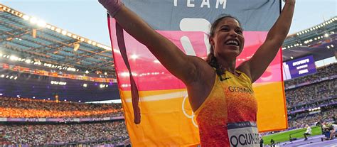 Olympiasiegerin Ogunleye Vertraut Beim Kugelstoßen Auf Gott Katholisch De