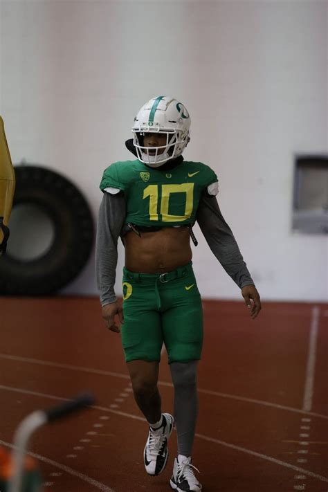 Oregon Ducks Football Linebacker Justin Flowe Progressing Back From