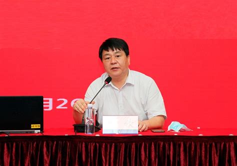 市委党史研究室袁志平教授在党委理论学习中心组（扩大）学习会上作 四史”学习教育辅导报告