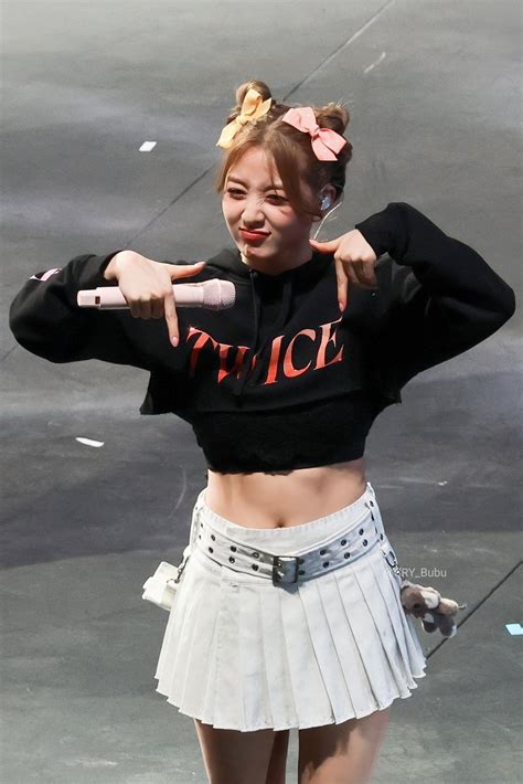 Pin On 지효 Park Ji Hyo