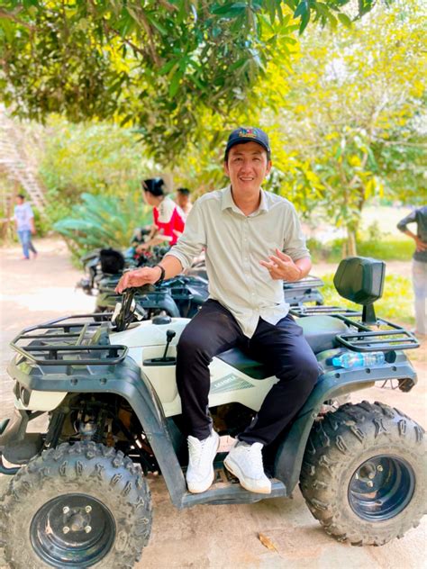 គ្រូអាយធី ចិត្តល្អ Added A New Photo គ្រូអាយធី ចិត្តល្អ