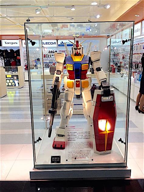 台湾の桃園國際機場ガンダムと日本の羽田空港ガンダム 実弾射撃・総合格闘技指導 Striking Unlimited Combat