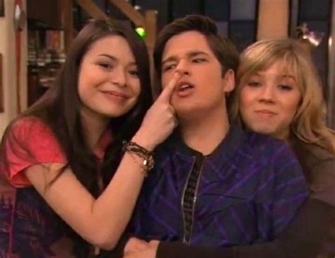 Miranda Cosgrove Jennette Mccurdy Icarly Series Finale Tonight Icarly Igoodbye Stills 02 Photo