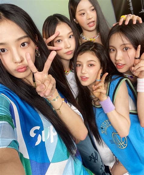 Blip 뉴진스 단체사진