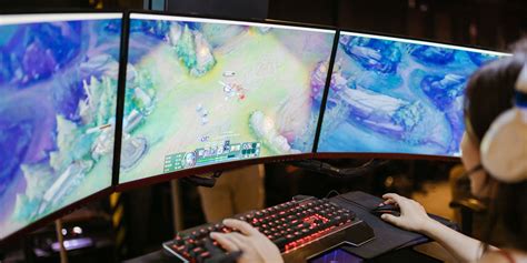 How To Maximize A Window Across Multiple Monitors