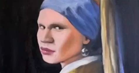 묘하게 닮았네 진주 귀걸이를 한 홀란드 100개 이상 명화 속 주인공 됐다