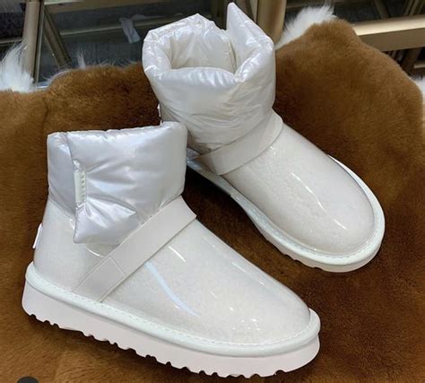 Теплі модні жіночі уггі — ціна 2390 грн у каталозі Уггі Купити жіночі речі за доступною ціною на