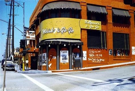 Las Most Iconic Music Venue Vintage Photos Captured Scenes Outside
