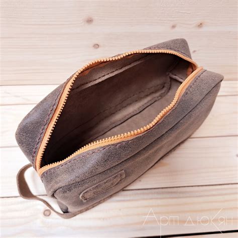 Несесер от естествена кожа Онлайн и Цена