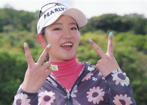 【写真】開幕戦を前に笑顔を見せる原英莉花：中日スポーツ・東京中日スポーツ