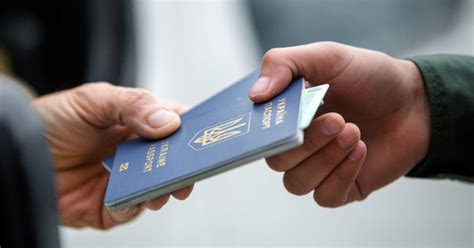 Нові правила перетину кордону у ДПСУ пояснили які зміни чекають на чоловіків після 18 травня