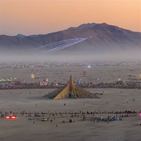 Gigapixel Photo Of Burning Man Shows Desert Festival In Extreme Detail